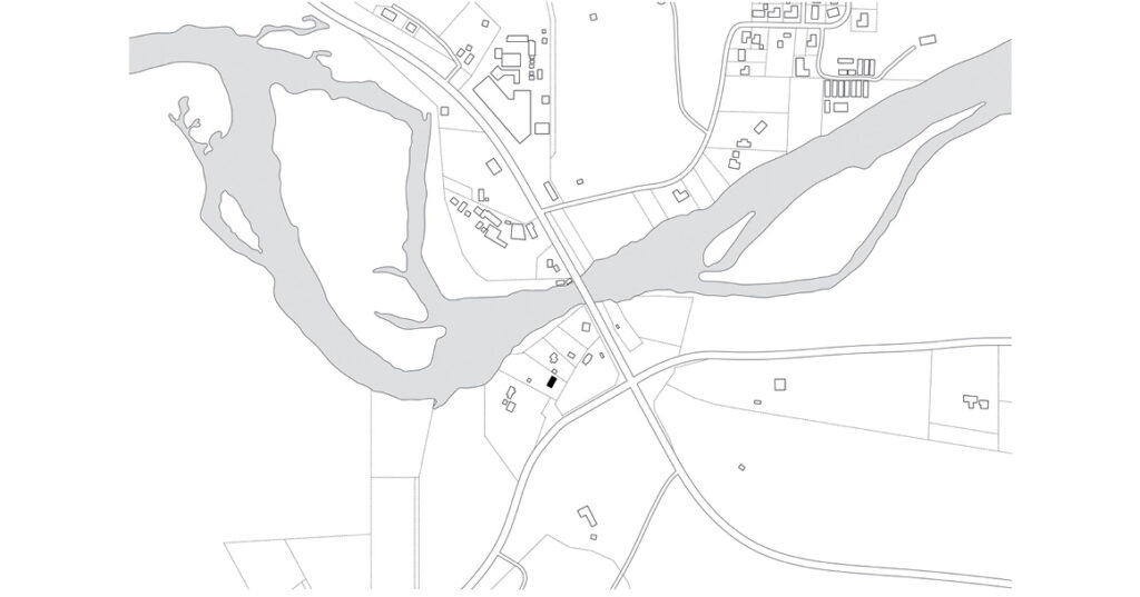 Two distinct spatial halves make a whole in this Oregon riverside home – C3GLOBE