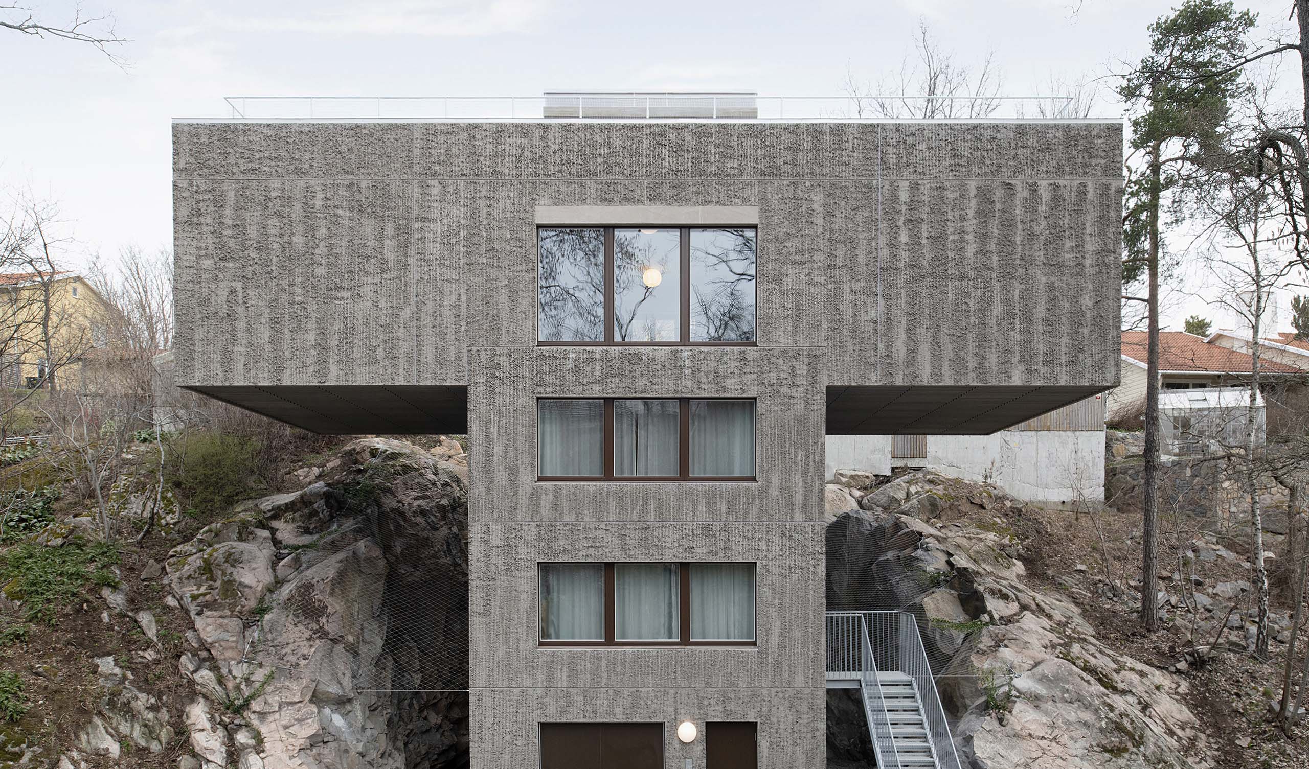 T House - C3GLOBE