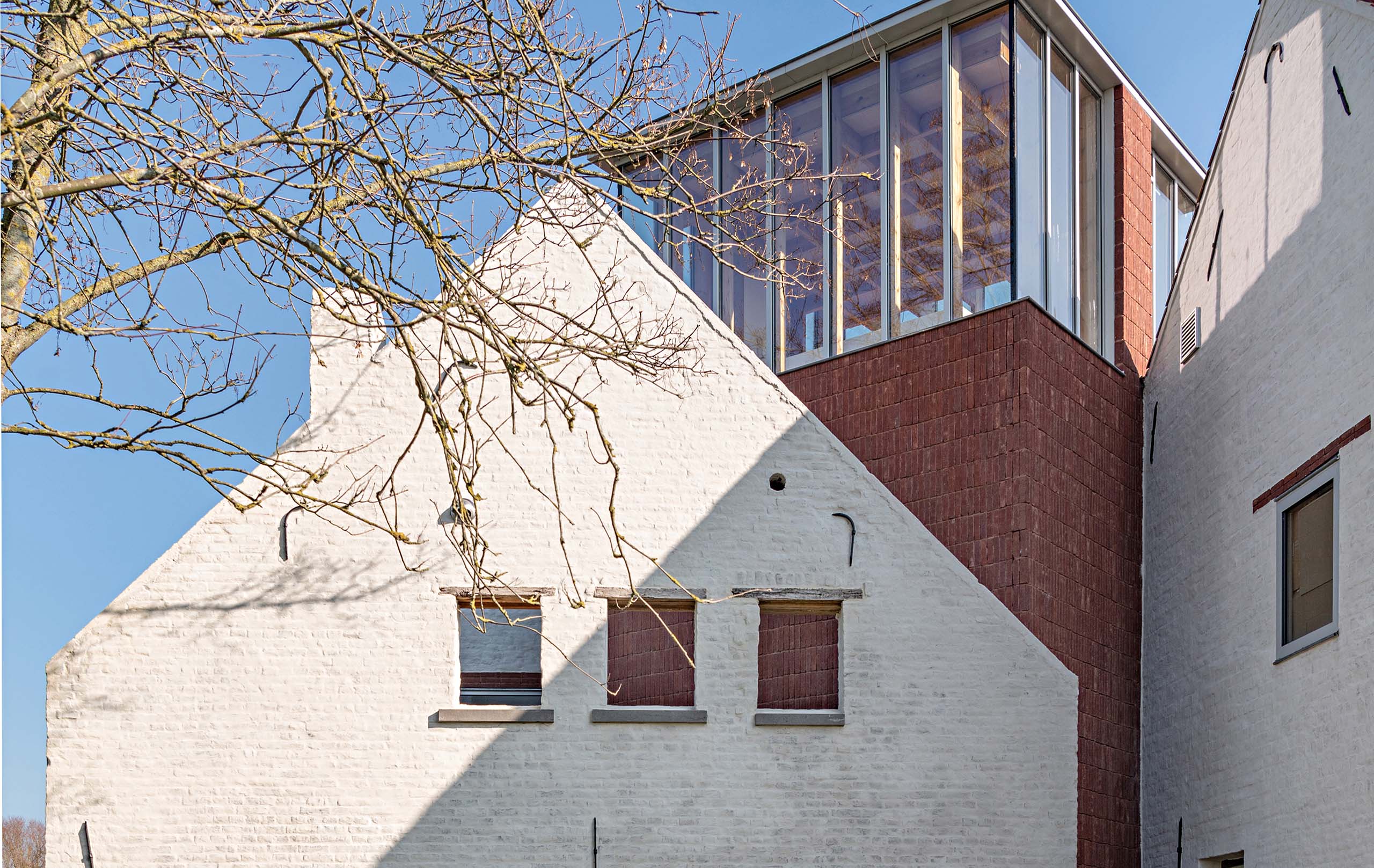 Hinge House - C3GLOBE