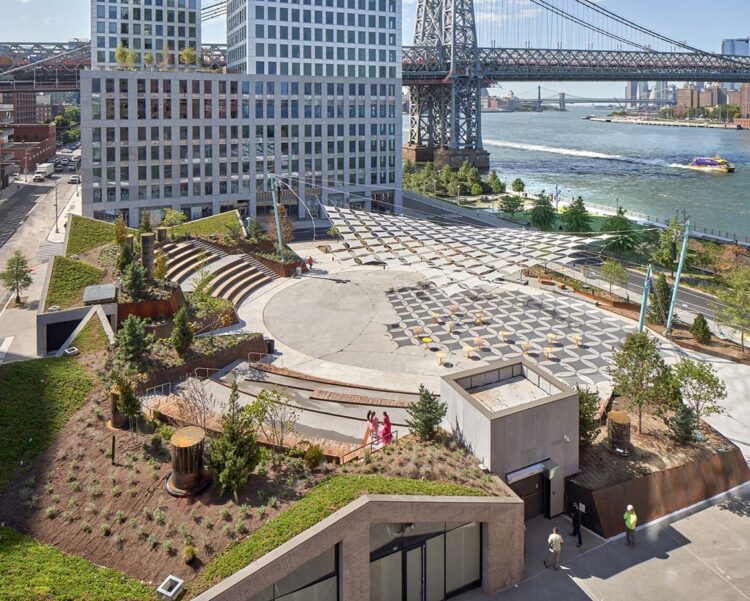 Domino Square - C3GLOBE