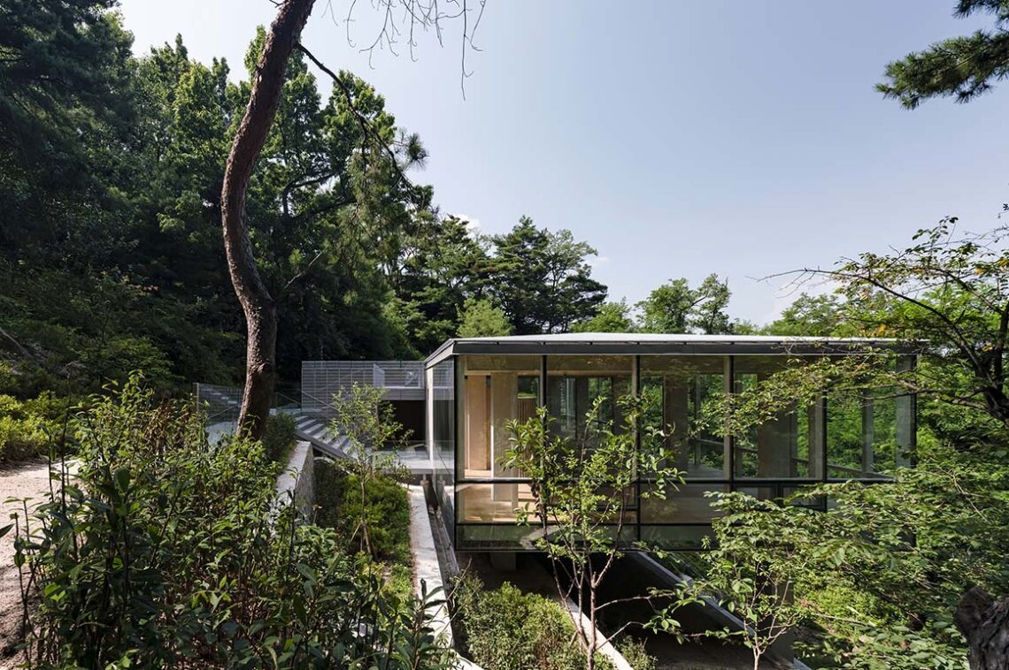 Inwangsan Shelter in the Woods - C3GLOBE